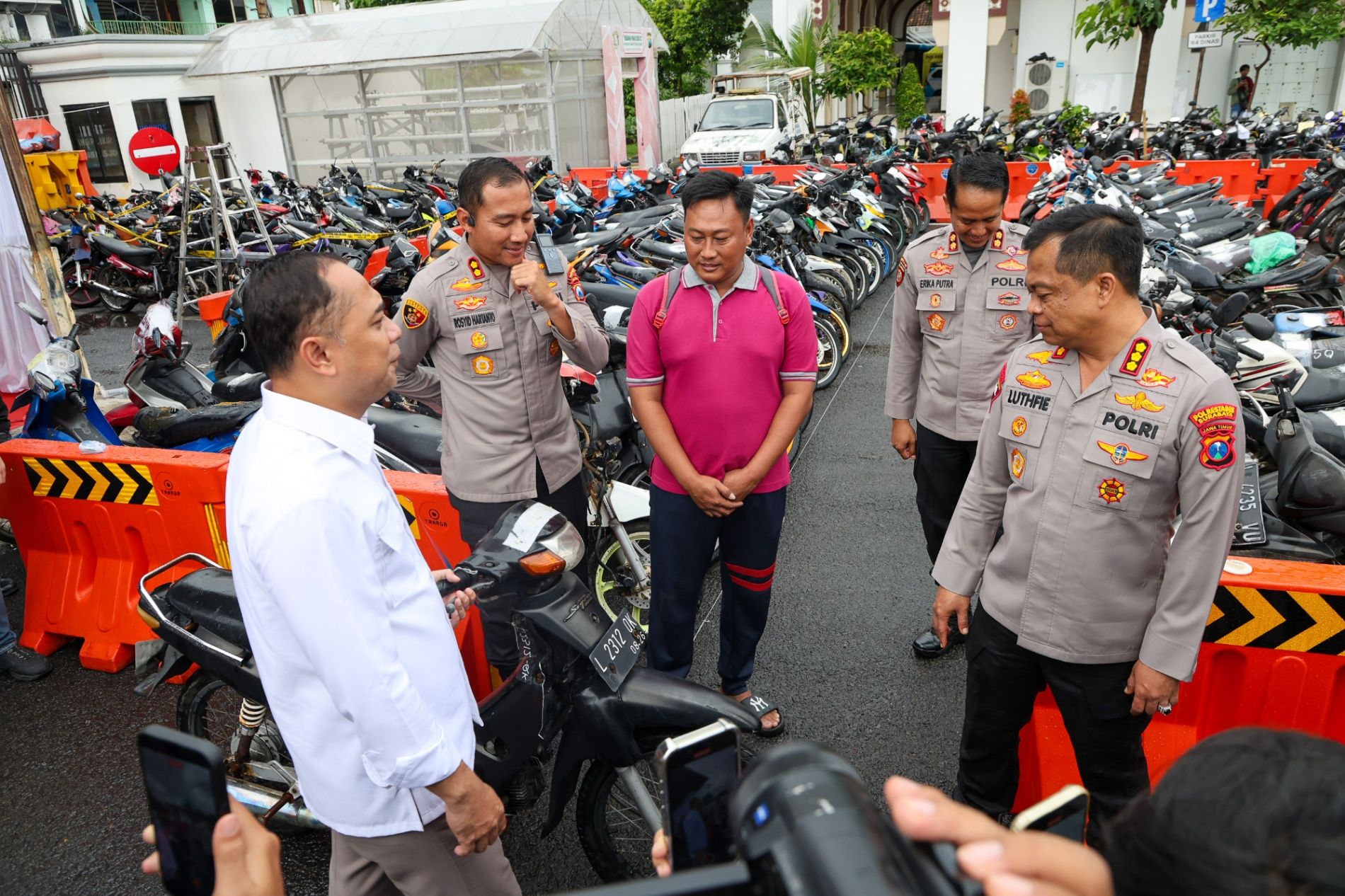 Gelar Bazar Pengembalian 1.050 Motor, Wali Kota Eri: Matur Nuwun ...